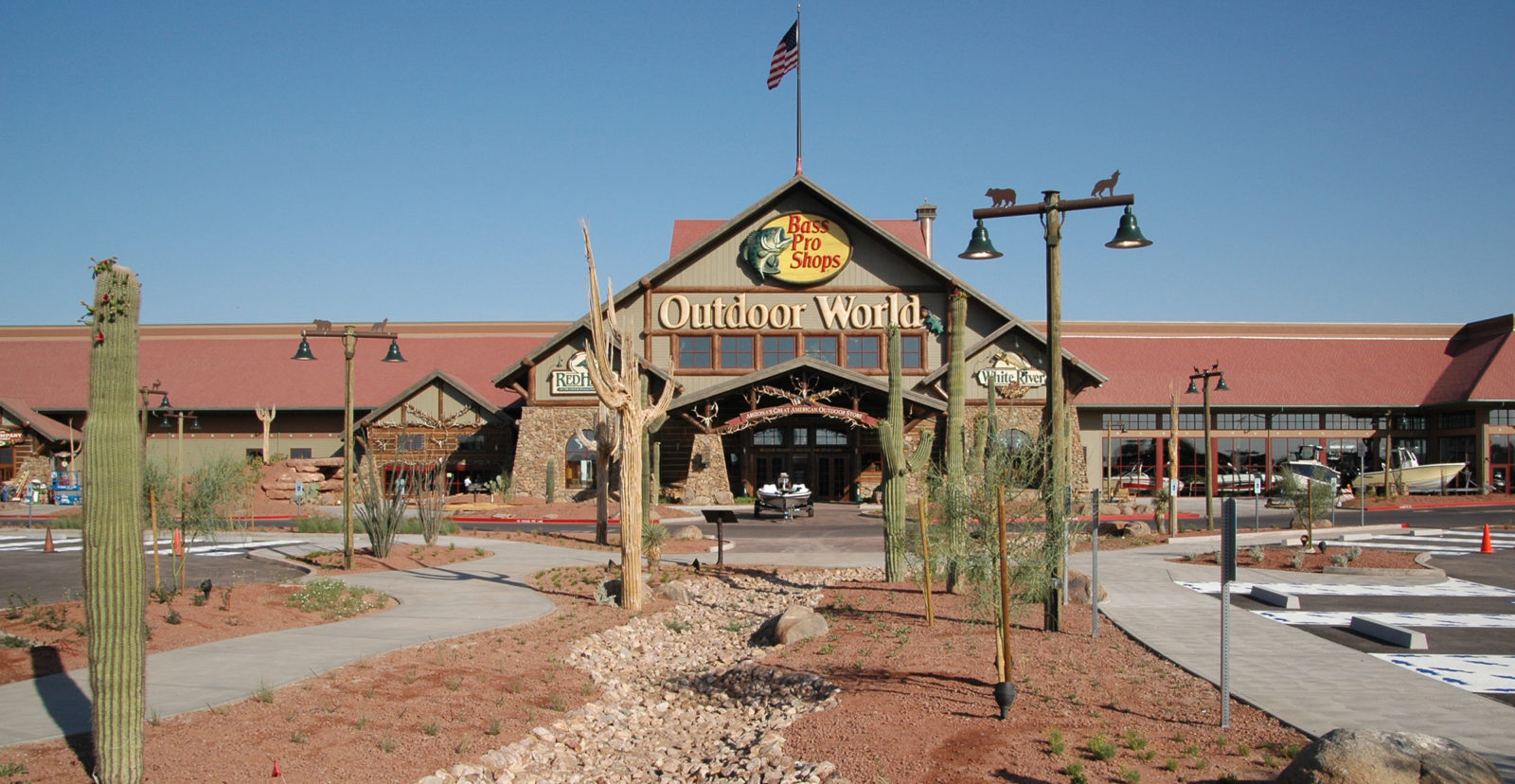 Bass Pro Mesa in Mesa, AZ (Bass Pro Shops) | W.E. O'Neil Construction