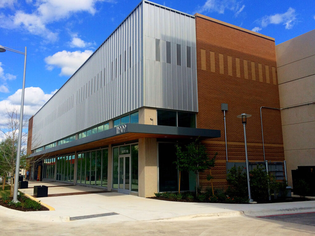 Domain C1 Office Building and C6 Parking Garage in Austin, TX (Endeavor ...