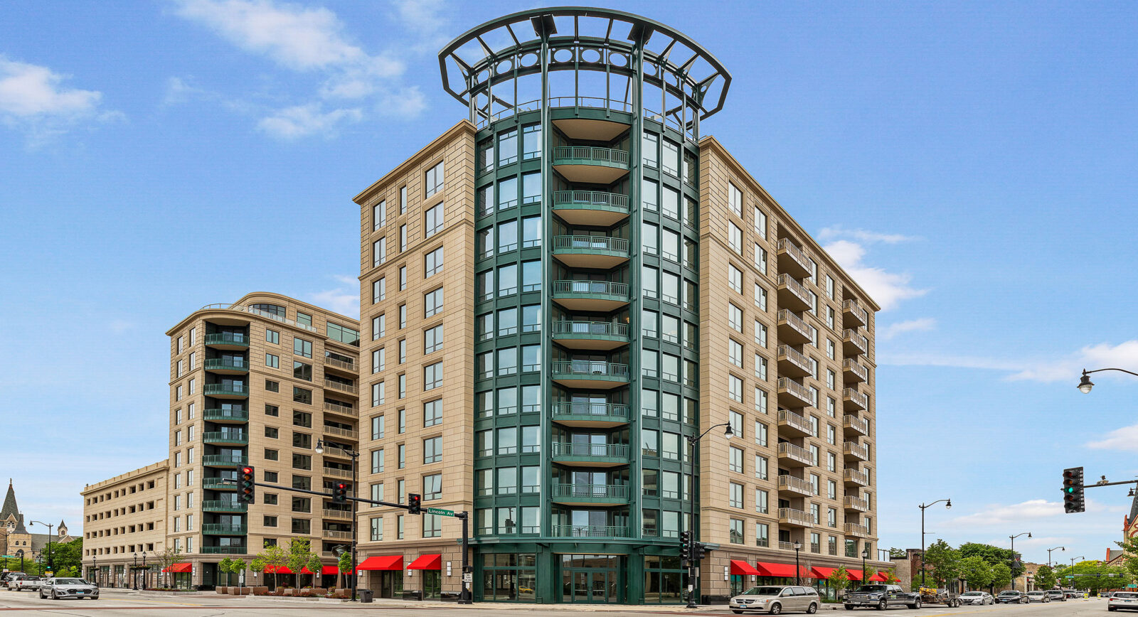 333 North Water Street in Milwaukee, WI (Hines) | W.E. O'Neil Construction